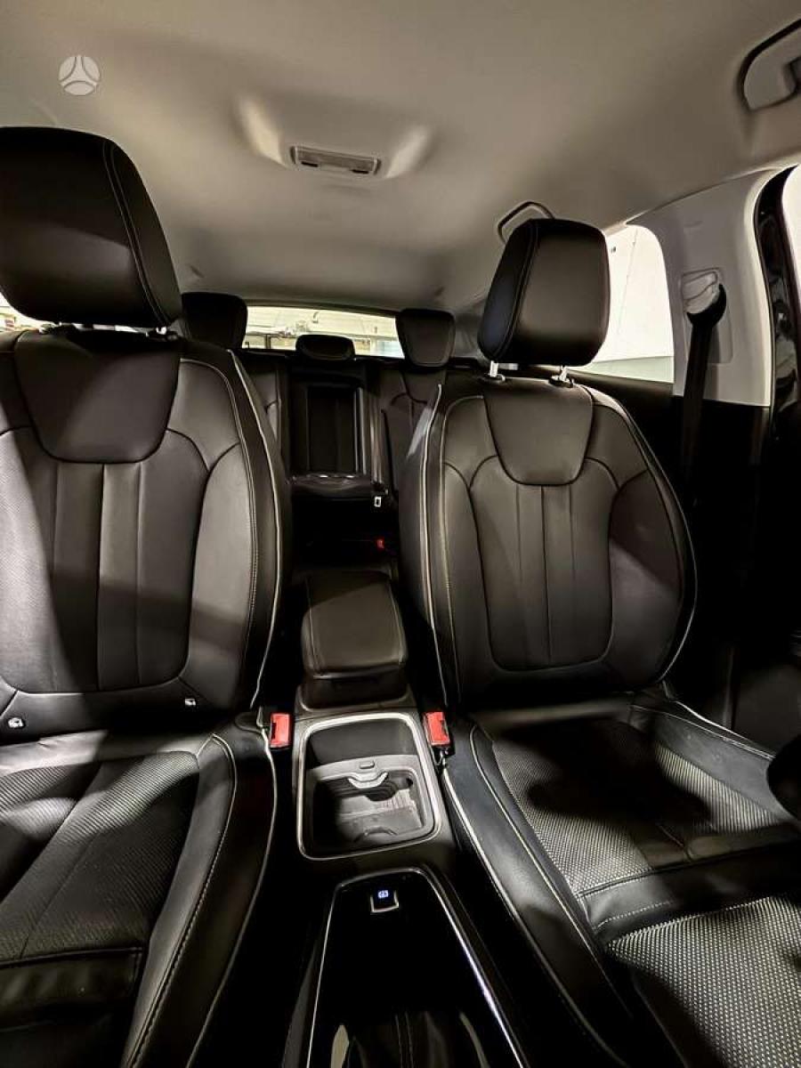 Black Opel Grandland X 2018 in Klaipeda, with an engine capacity of 1.56 L and mileage of 169 thousand km for 12999 €, photo 26 on AUTOMOTO.COM.LV