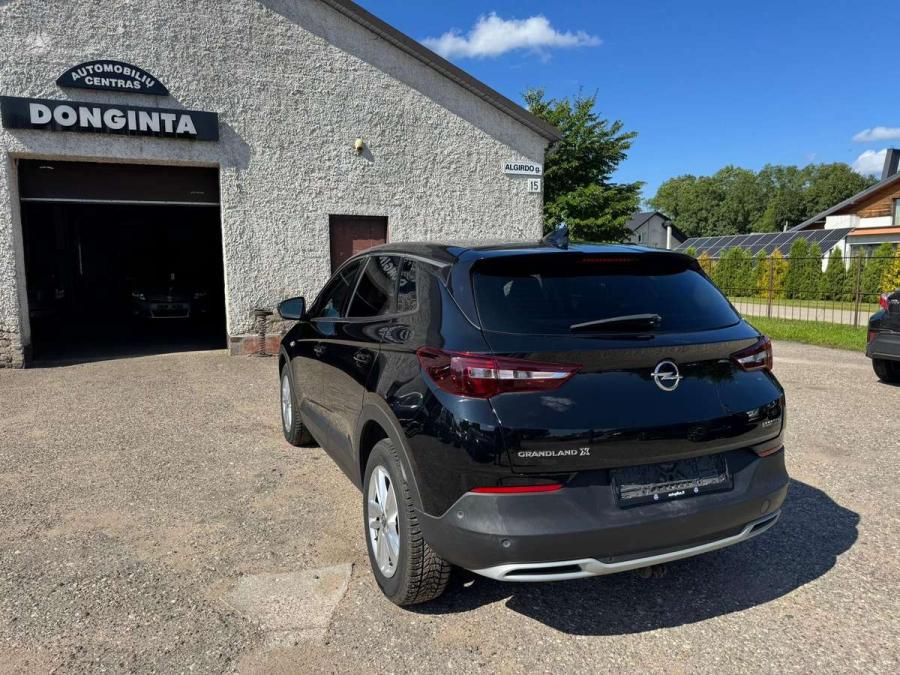 Black Opel Grandland X 2020 in Jurbarkas, with an engine capacity of 1.50 L and mileage of 236 thousand km for 9250 €, photo 7 on AUTOMOTO.COM.LV