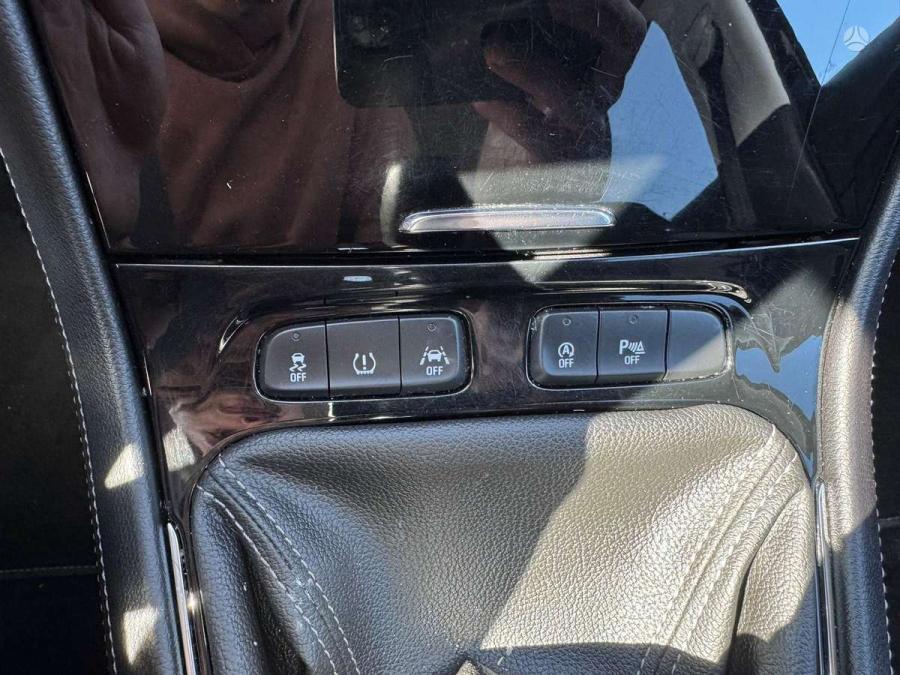 Black Opel Grandland X 2020 in Jurbarkas, with an engine capacity of 1.50 L and mileage of 236 thousand km for 9250 €, photo 15 on AUTOMOTO.COM.LV