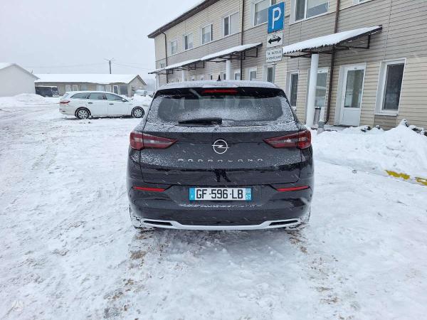 Black Opel Grandland X 2022 in Vilnius, with an engine capacity of 1.50 L and mileage of 175 thousand km for 15791 €, photo 4 on AUTOMOTO.COM.LV