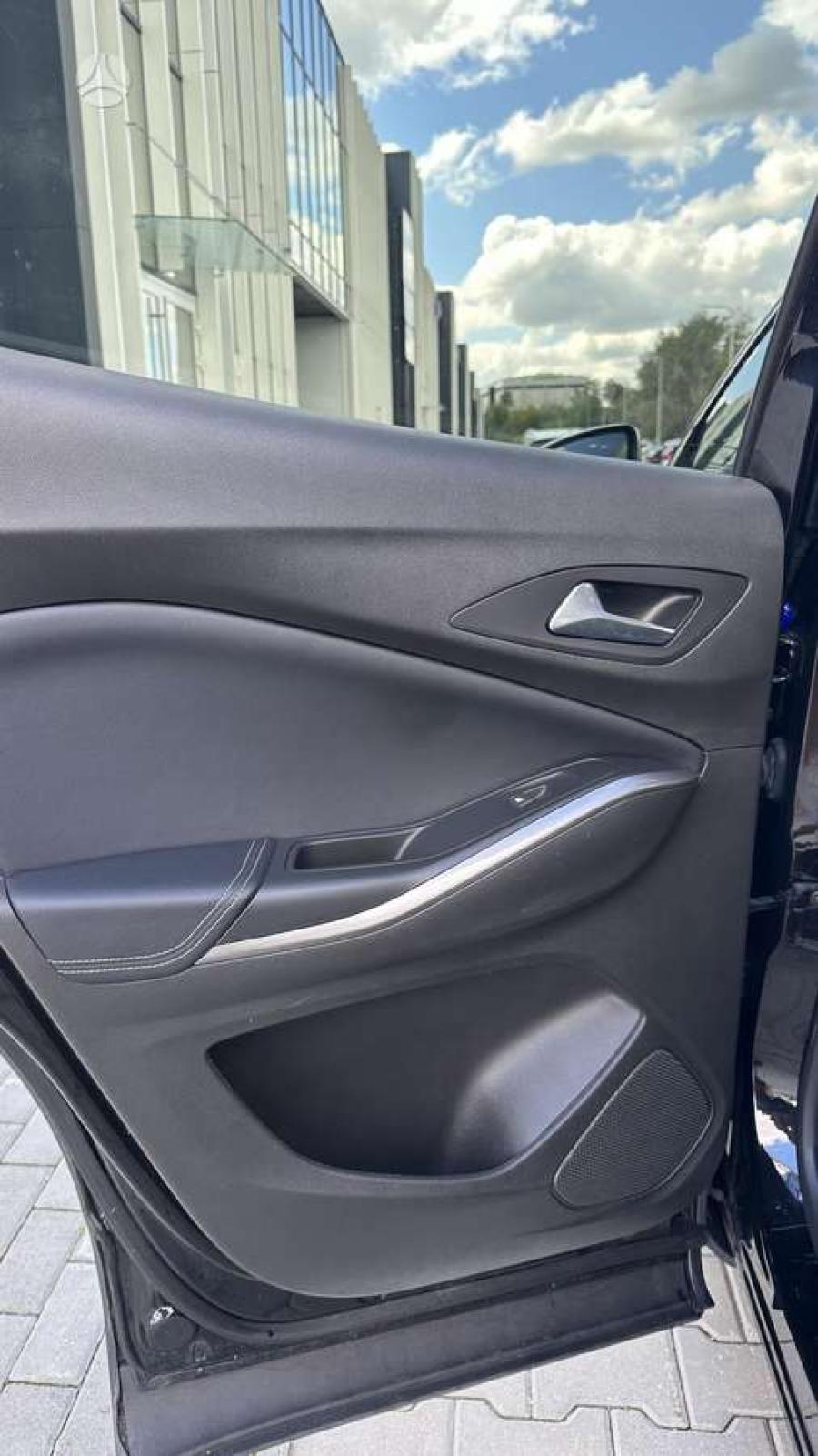 Melns Opel Grandland X 2022 Viļņa, ar dzinēja tilpumu 1.20 L un nobraukumu 117 tūkst. km par 14460 €, foto 35 vietnē AUTOMOTO.COM.LV