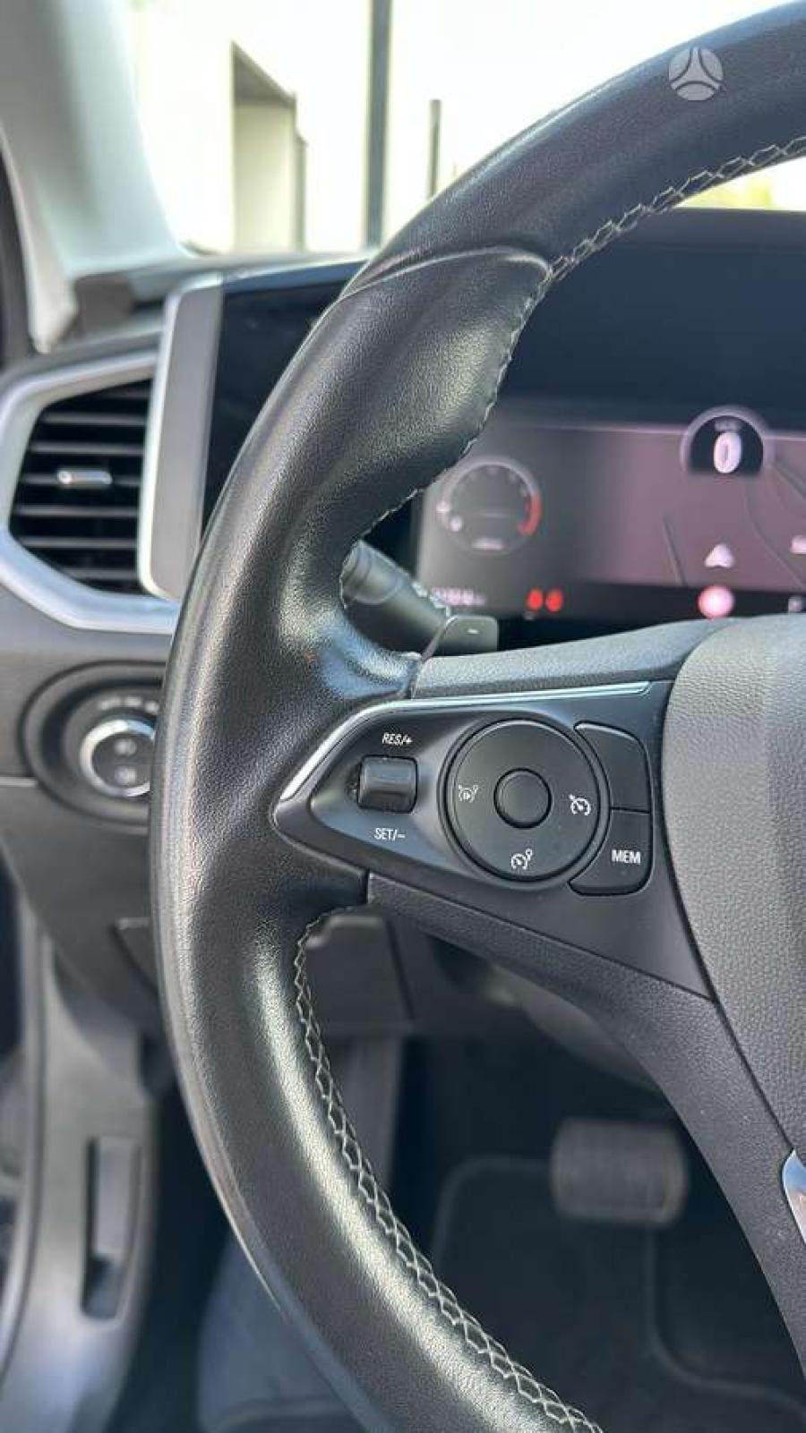 Melns Opel Grandland X 2022 Viļņa, ar dzinēja tilpumu 1.20 L un nobraukumu 117 tūkst. km par 14460 €, foto 47 vietnē AUTOMOTO.COM.LV