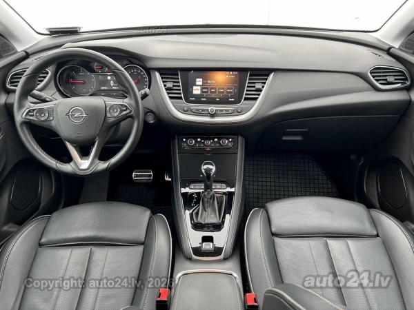 Black Opel Grandland X 2018 in Tallinn, with an engine capacity of 1.60 L and mileage of 236 thousand km for 13600 €, photo 4 on AUTOMOTO.COM.LV