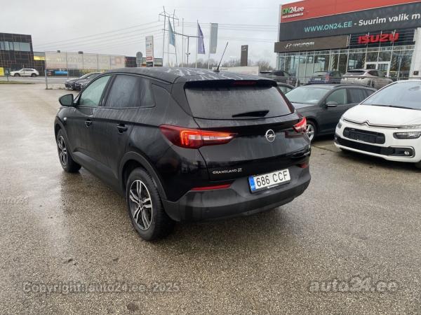 Black Opel Grandland X 2019 in Viljandi, with an engine capacity of 1.50 L and mileage of 114 thousand km for 12999 €, photo 3 on AUTOMOTO.COM.LV
