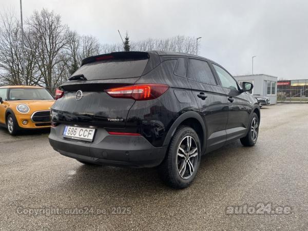 Black Opel Grandland X 2019 in Viljandi, with an engine capacity of 1.50 L and mileage of 114 thousand km for 12999 €, photo 4 on AUTOMOTO.COM.LV