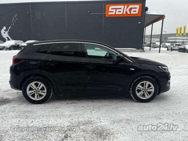 Black Opel Grandland X 2019 in Tallinn, with an engine capacity of 2.00 L and mileage of 214 thousand km for 13600 €, photo 4 on AUTOMOTO.COM.LV