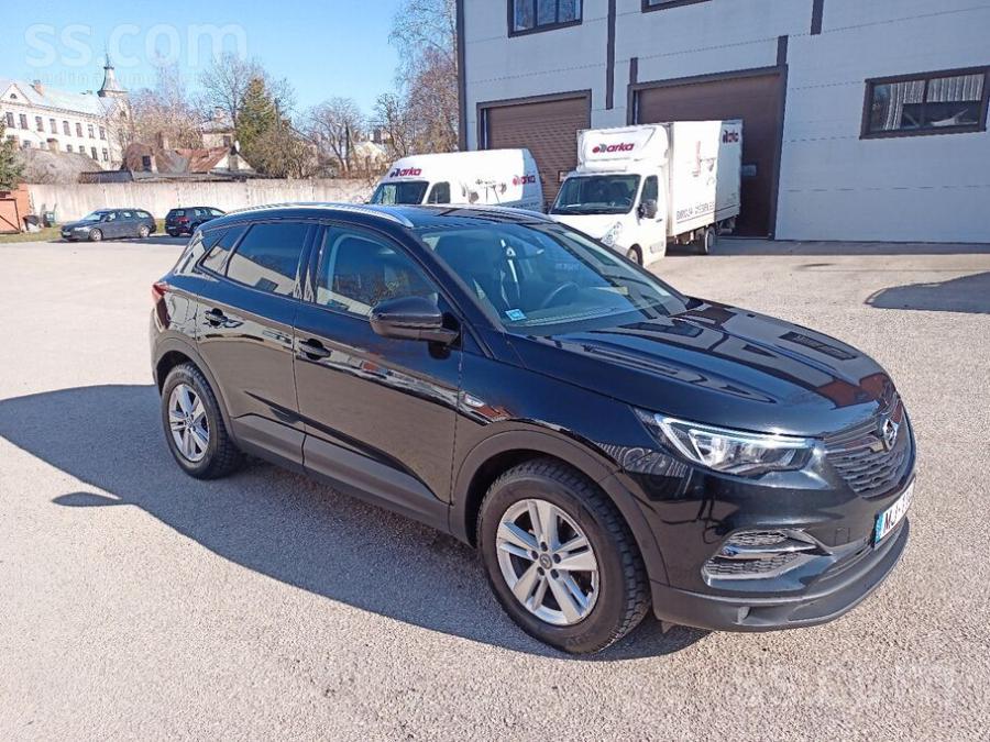 Черный Опель Grandland X 2019 в Рига, объемом двигателя 1.20 л и пробегом 101 тыс. км за 12150 €, фото 1 на AUTOMOTO.COM.LV