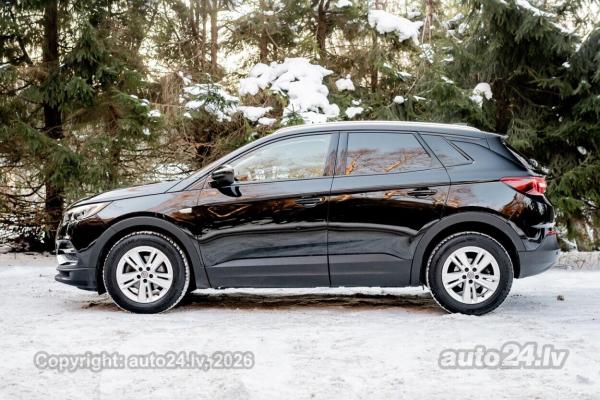 Black Opel Grandland X 2020 in Parnu, with an engine capacity of 1.20 L and mileage of 80 thousand km for 15550 €, photo 5 on AUTOMOTO.COM.LV
