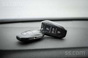 Zils Opel Grandland X 2017 Rīga, ar dzinēja tilpumu 1.20 L un nobraukumu 181 tūkst. km par 9995 €, foto 31 vietnē AUTOMOTO.COM.LV