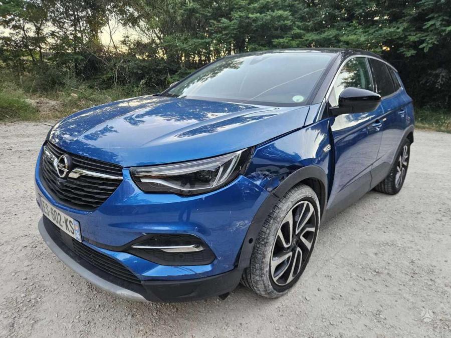 Blue Opel Grandland X 2017 in Taurage, with an engine capacity of 1.56 L and mileage of 165 thousand km for 8500 €, photo 1 on AUTOMOTO.COM.LV