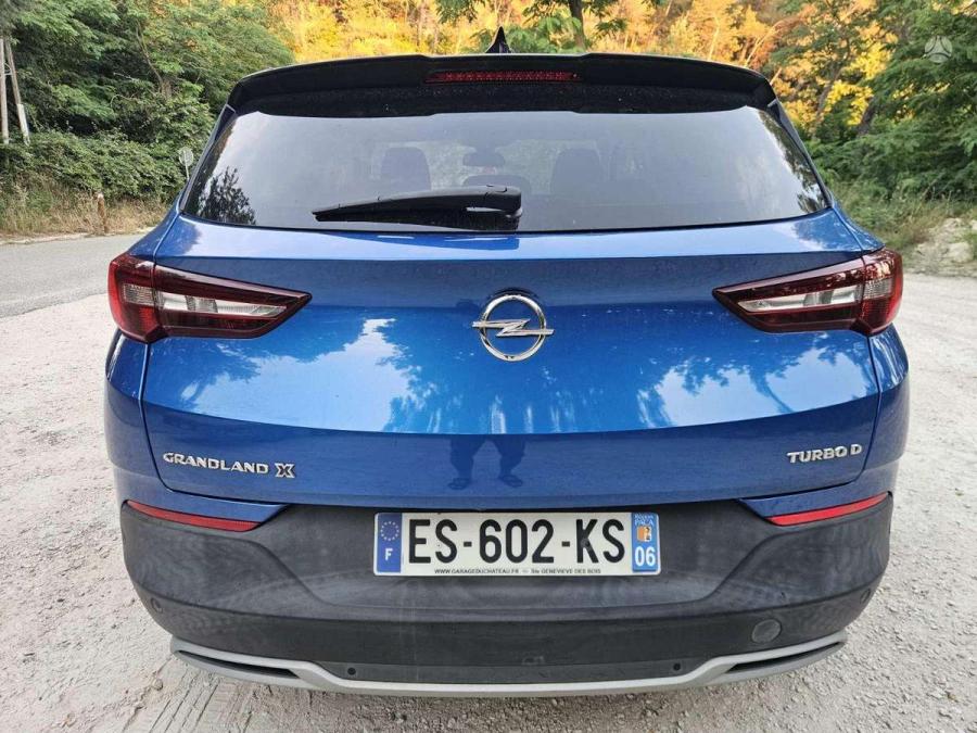 Blue Opel Grandland X 2017 in Taurage, with an engine capacity of 1.56 L and mileage of 165 thousand km for 8500 €, photo 4 on AUTOMOTO.COM.LV