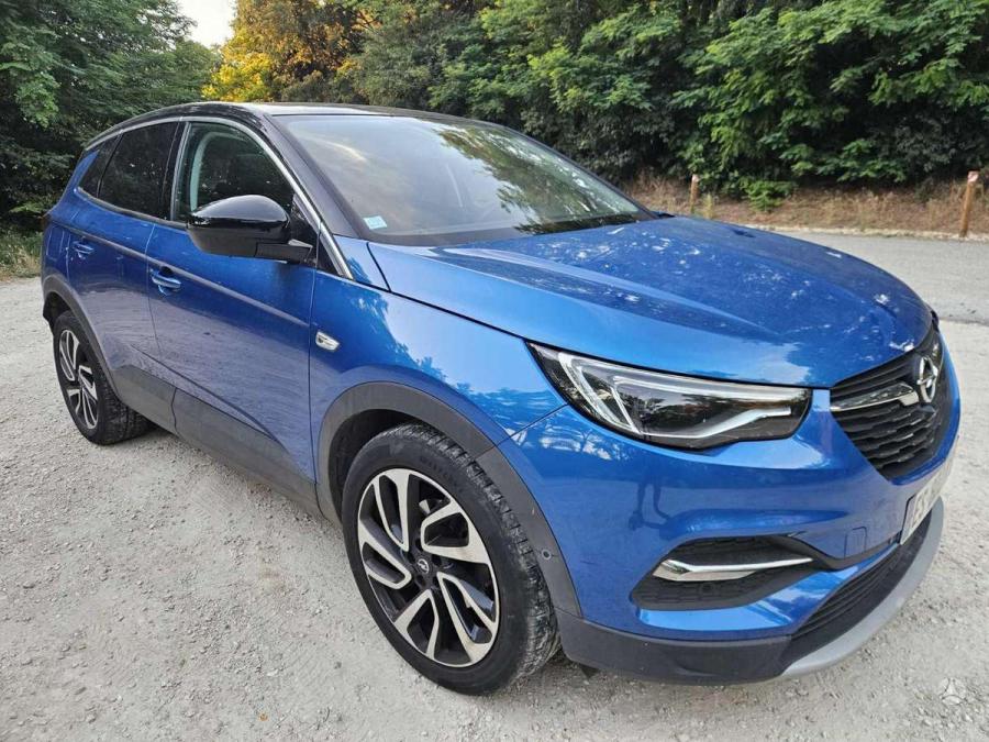 Blue Opel Grandland X 2017 in Taurage, with an engine capacity of 1.56 L and mileage of 165 thousand km for 8500 €, photo 7 on AUTOMOTO.COM.LV