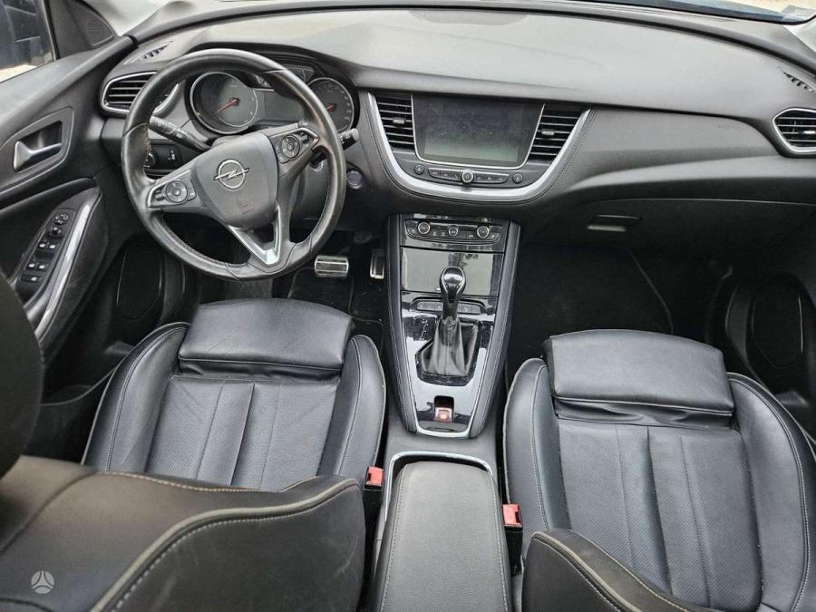 Blue Opel Grandland X 2017 in Taurage, with an engine capacity of 1.56 L and mileage of 165 thousand km for 8500 €, photo 13 on AUTOMOTO.COM.LV