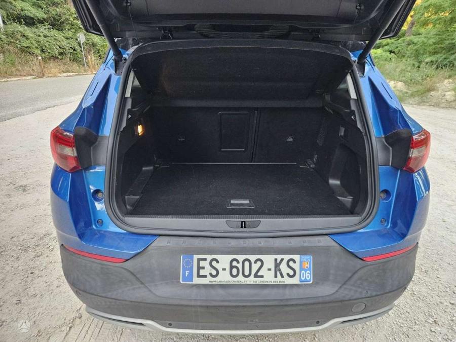 Blue Opel Grandland X 2017 in Taurage, with an engine capacity of 1.56 L and mileage of 165 thousand km for 8500 €, photo 25 on AUTOMOTO.COM.LV
