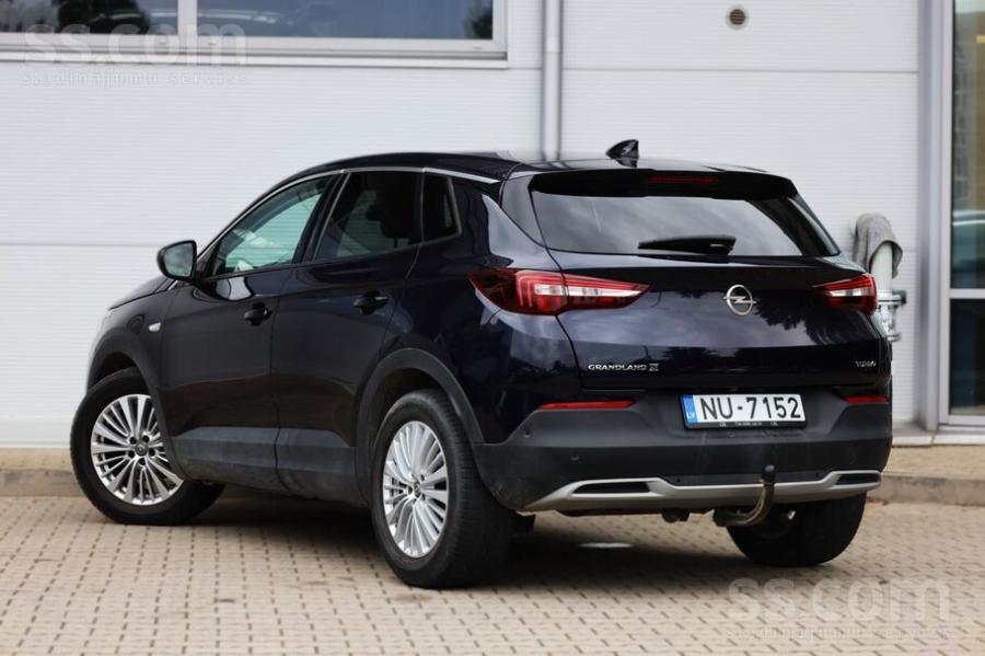 Blue Opel Grandland X 2018 in Riga, with an engine capacity of 1.20 L and mileage of 0 thousand km for 8995 €, photo 4 on AUTOMOTO.COM.LV