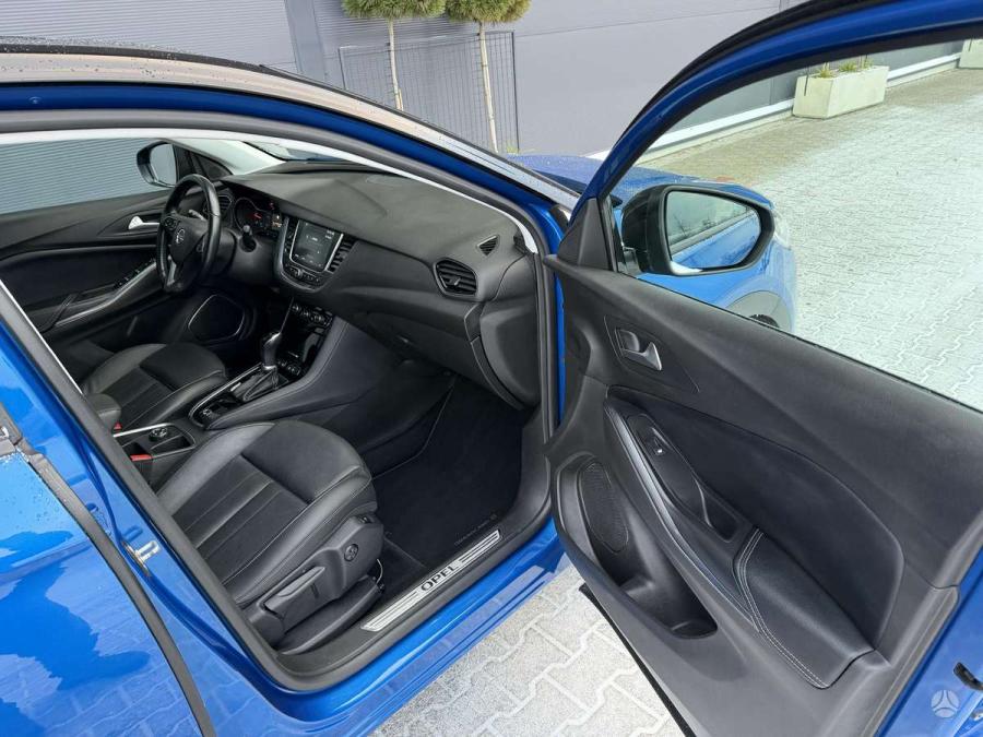 Blue Opel Grandland X 2018 in Siauliai, with an engine capacity of 1.50 L and mileage of 188 thousand km for 14190 €, photo 16 on AUTOMOTO.COM.LV