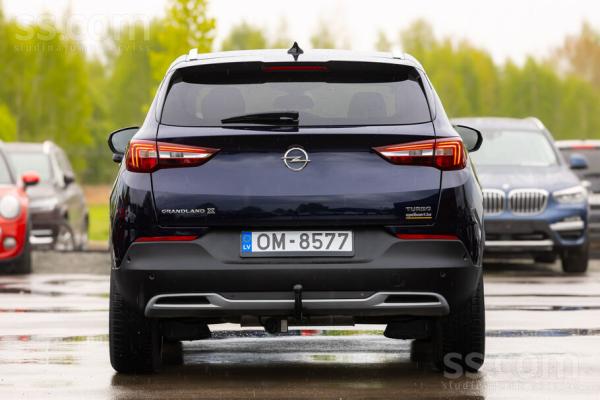 Blue Opel Grandland X 2018 in Jelgava, with an engine capacity of 1.20 L and mileage of 0 thousand km for 8990 €, photo 7 on AUTOMOTO.COM.LV