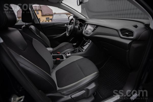 Blue Opel Grandland X 2018 in Jelgava, with an engine capacity of 1.20 L and mileage of 0 thousand km for 8990 €, photo 10 on AUTOMOTO.COM.LV