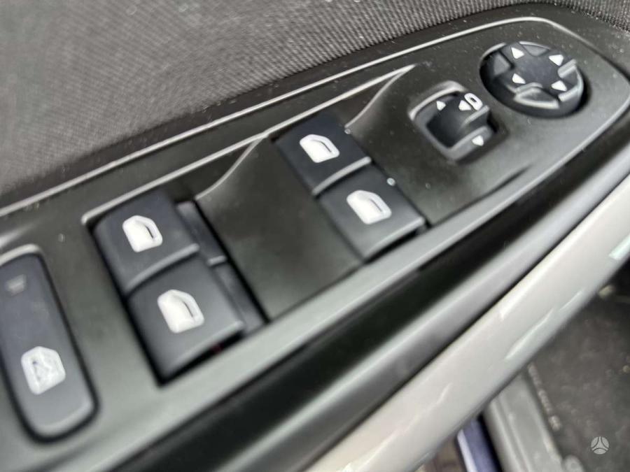 Синий Опель Grandland X 2018 в Таураге, объемом двигателя 1.50 л и пробегом 170 тыс. км за 9100 €, фото 12 на AUTOMOTO.COM.LV