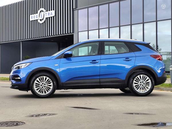 Blue Opel Grandland X 2018 in Siauliai, with an engine capacity of 1.20 L and mileage of 191 thousand km for 8650 €, photo 1 on AUTOMOTO.COM.LV