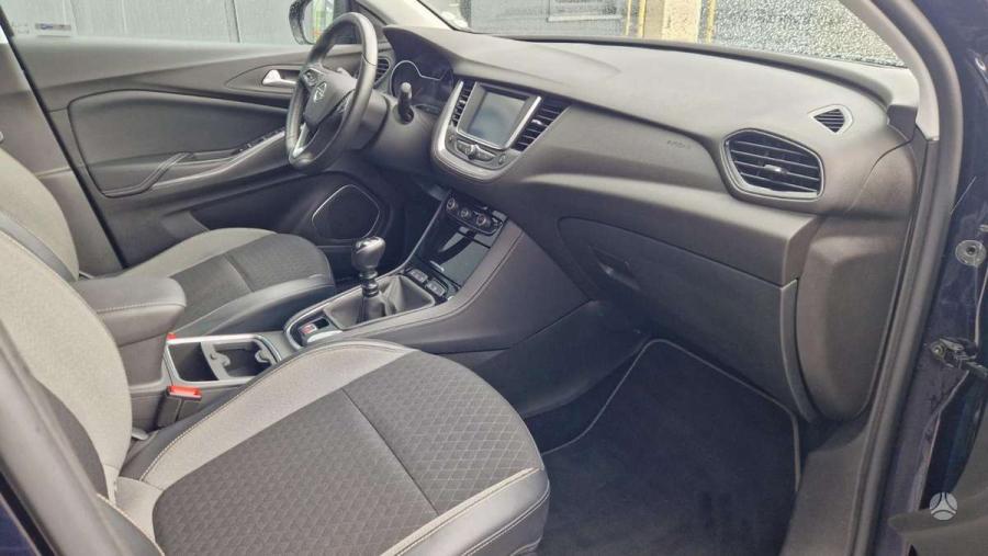 Zils Opel Grandland X 2018 Šauļi, ar dzinēja tilpumu 1.20 L un nobraukumu 124 tūkst. km par 11000 €, foto 13 vietnē AUTOMOTO.COM.LV