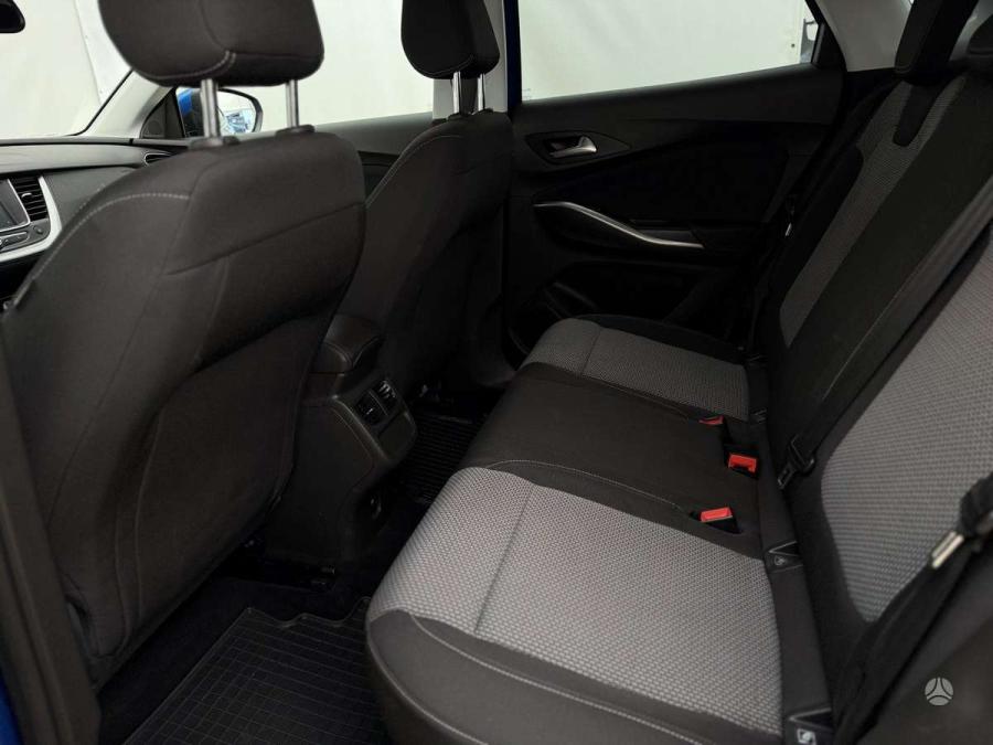 Blue Opel Grandland X 2018 in Vilnius, with an engine capacity of 1.20 L and mileage of 103 thousand km for 10850 €, photo 12 on AUTOMOTO.COM.LV