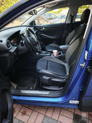 Blue Opel Grandland X 2018 in Vilnius, with an engine capacity of 1.20 L and mileage of 154 thousand km for 9400 €, photo 13 on AUTOMOTO.COM.LV