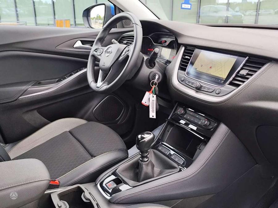 Zils Opel Grandland X 2018 Šauļi, ar dzinēja tilpumu 1.20 L un nobraukumu 191 tūkst. km par 8650 €, foto 22 vietnē AUTOMOTO.COM.LV