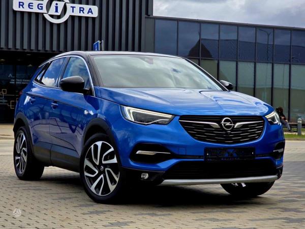 Blue Opel Grandland X 2018 in Siauliai, with an engine capacity of 1.60 L and mileage of 215 thousand km for 11150 €, photo 1 on AUTOMOTO.COM.LV