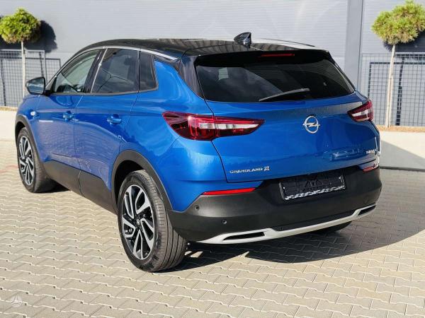 Blue Opel Grandland X 2018 in Siauliai, with an engine capacity of 1.60 L and mileage of 215 thousand km for 11150 €, photo 8 on AUTOMOTO.COM.LV