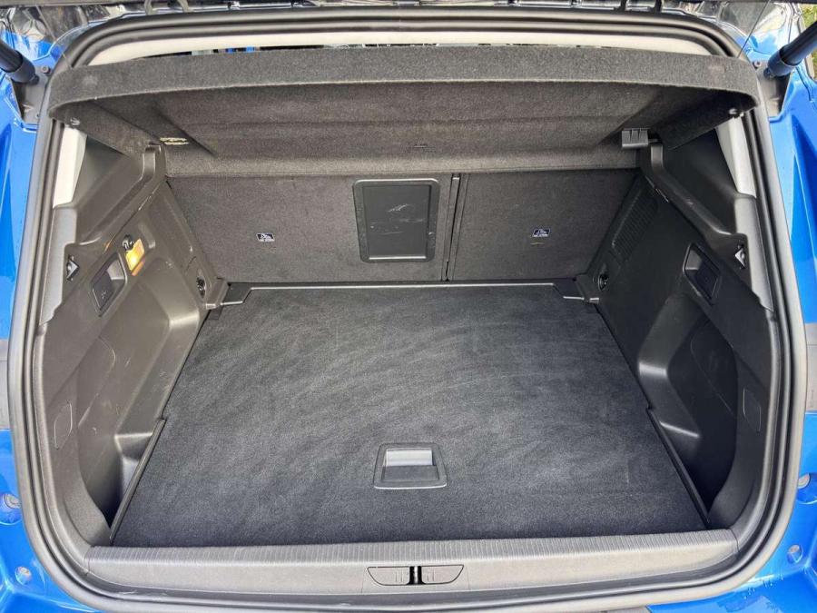 Zils Opel Grandland X 2018 Šauļi, ar dzinēja tilpumu 1.60 L un nobraukumu 215 tūkst. km par 11150 €, foto 38 vietnē AUTOMOTO.COM.LV