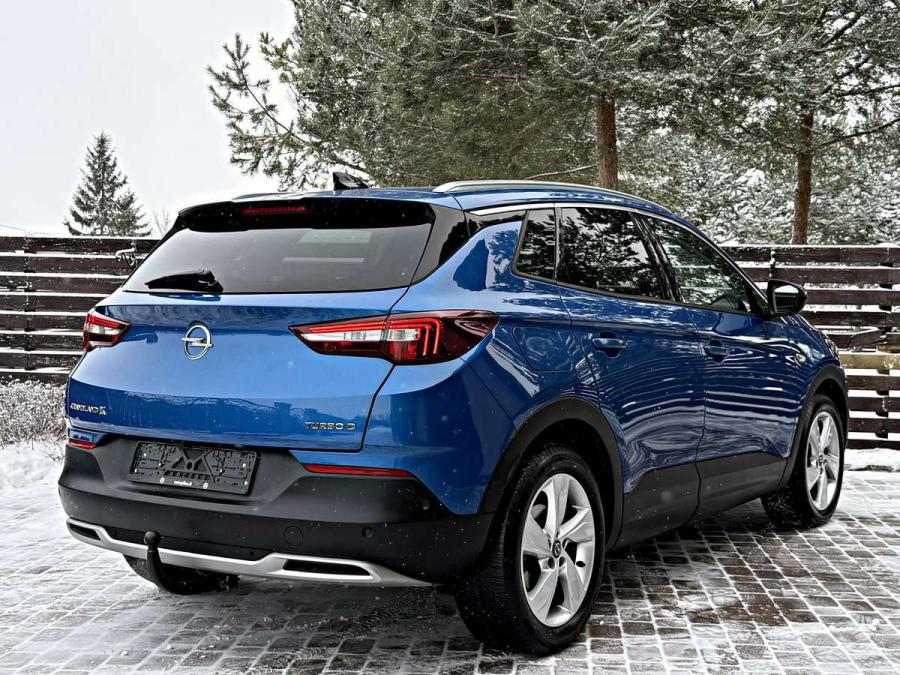 Blue Opel Grandland X 2019 in Siauliai, with an engine capacity of 2.00 L and mileage of 296 thousand km for 11550 €, photo 7 on AUTOMOTO.COM.LV