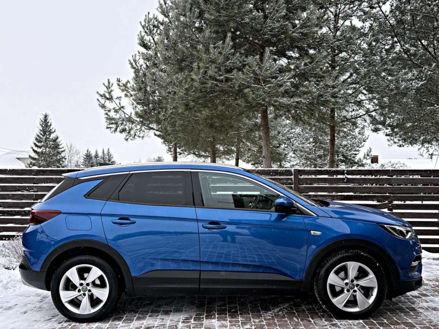 Blue Opel Grandland X 2019 in Siauliai, with an engine capacity of 2.00 L and mileage of 296 thousand km for 11550 €, photo 12 on AUTOMOTO.COM.LV