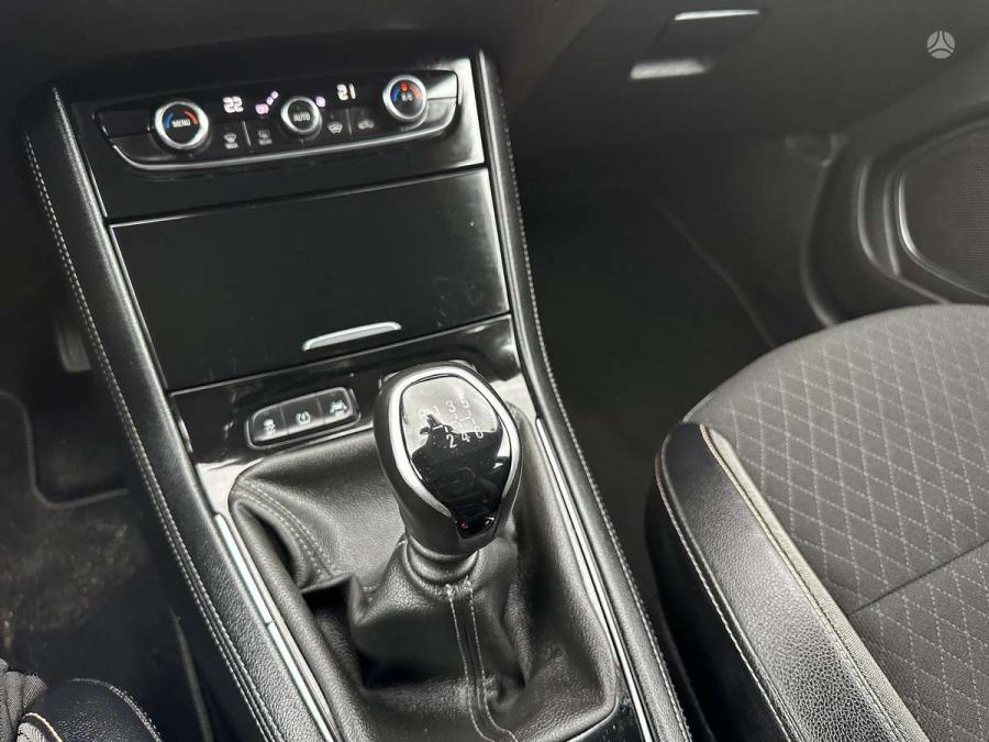 Blue Opel Grandland X 2019 in Kaunas, with an engine capacity of 1.50 L and mileage of 123 thousand km for 11750 €, photo 24 on AUTOMOTO.COM.LV