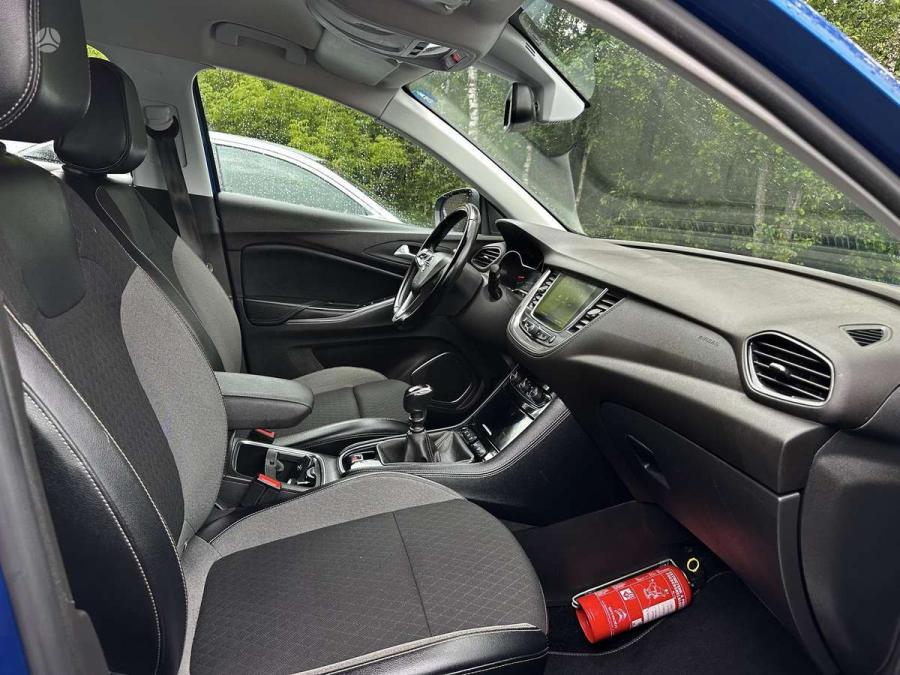 Blue Opel Grandland X 2019 in Kaunas, with an engine capacity of 1.50 L and mileage of 123 thousand km for 11750 €, photo 29 on AUTOMOTO.COM.LV