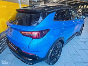 Blue Opel Grandland X 2023 in Kaunas, with an engine capacity of 1.60 L and mileage of 16 thousand km for 33114 €, photo 3 on AUTOMOTO.COM.LV
