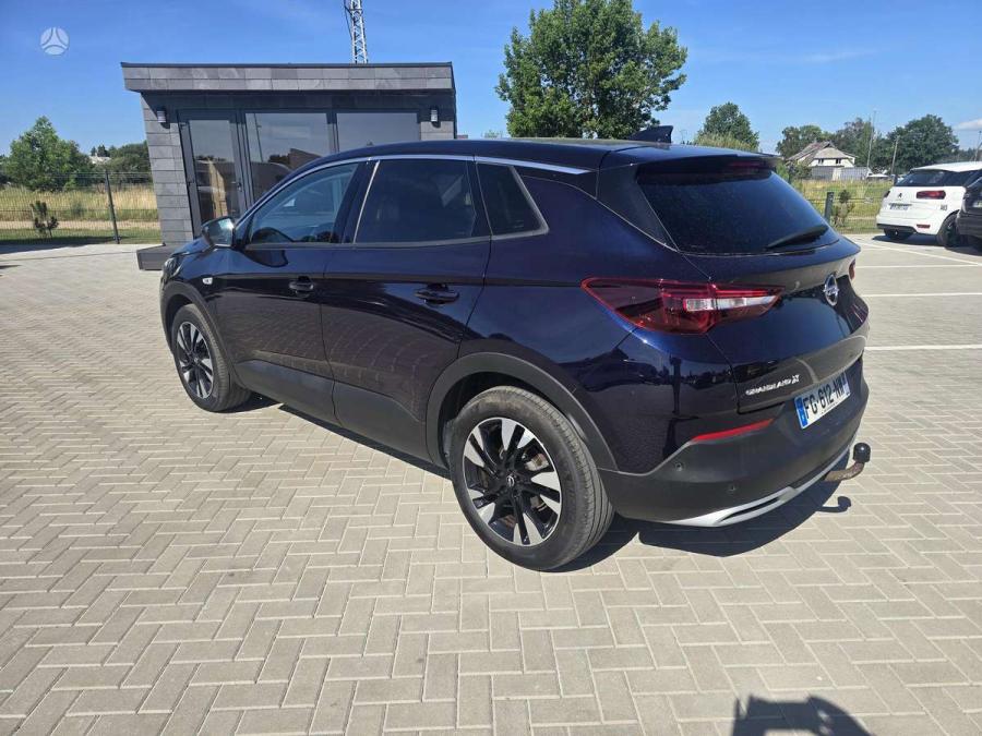Blue Opel Grandland X 2019 in Taurage, with an engine capacity of 1.20 L and mileage of 103 thousand km for 9900 €, photo 5 on AUTOMOTO.COM.LV