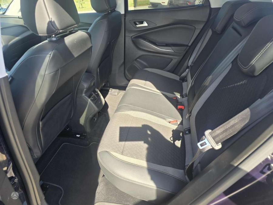 Blue Opel Grandland X 2019 in Taurage, with an engine capacity of 1.20 L and mileage of 103 thousand km for 9900 €, photo 8 on AUTOMOTO.COM.LV