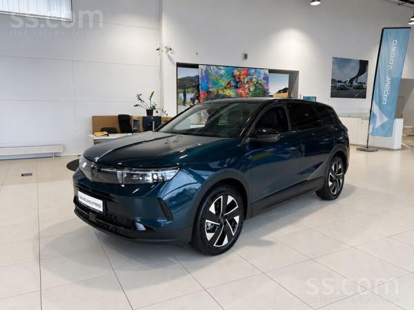 Синий Опель Grandland X 2026 в Рига, объемом двигателя 1.20 л и пробегом 0 тыс. км за 31400 €, фото 1 на AUTOMOTO.COM.LV