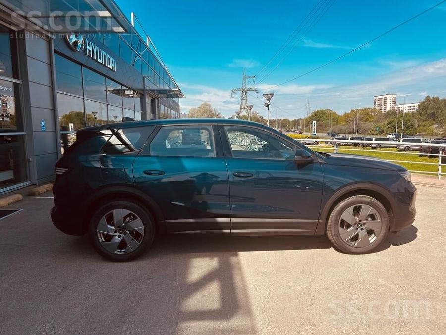 Blue Opel Grandland X 2026 in Riga, with an engine capacity of 1.20 L and mileage of 10 thousand km for 30880 €, photo 6 on AUTOMOTO.COM.LV