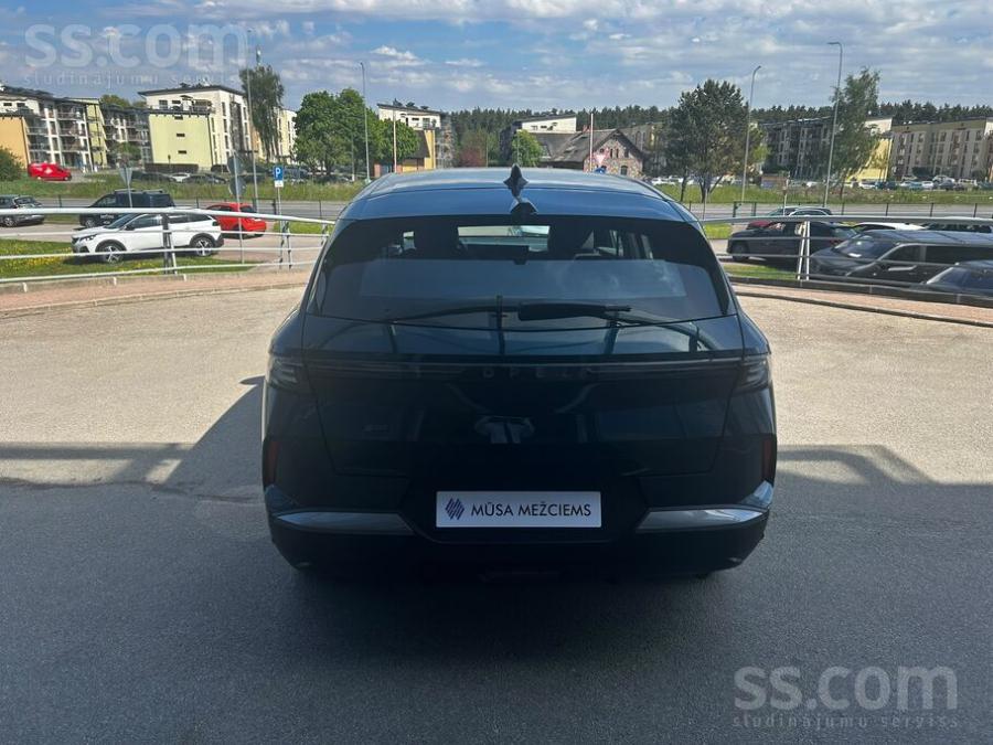 Blue Opel Grandland X 2026 in Riga, with an engine capacity of 1.20 L and mileage of 10 thousand km for 30880 €, photo 8 on AUTOMOTO.COM.LV