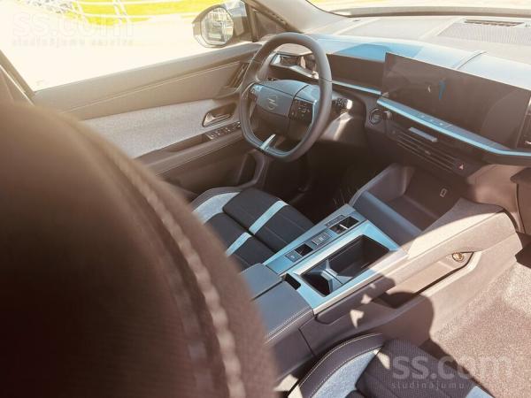 Blue Opel Grandland X 2026 in Riga, with an engine capacity of 1.20 L and mileage of 10 thousand km for 30880 €, photo 10 on AUTOMOTO.COM.LV