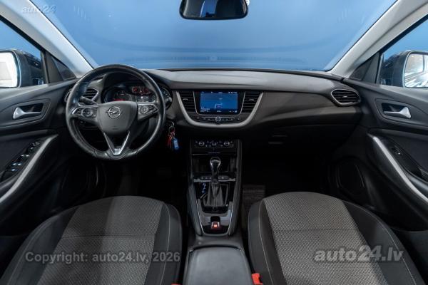 Blue Opel Grandland X 2018 in Tallinn, with an engine capacity of 1.56 L and mileage of 158 thousand km for 11490 €, photo 7 on AUTOMOTO.COM.LV