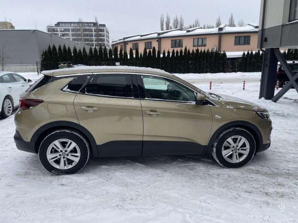Brown Opel Grandland X 2018 in Kaunas, with an engine capacity of 1.56 L and mileage of 213 thousand km for 11300 €, photo 6 on AUTOMOTO.COM.LV