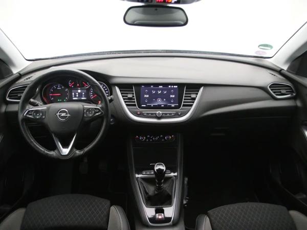 Opel Grandland X 2018 in Vilnius, with an engine capacity of 1.20 L and mileage of 134 thousand km for 10399 €, photo 2 on AUTOMOTO.COM.LV