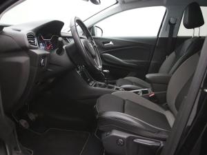 Opel Grandland X 2018 in Vilnius, with an engine capacity of 1.20 L and mileage of 134 thousand km for 10399 €, photo 5 on AUTOMOTO.COM.LV