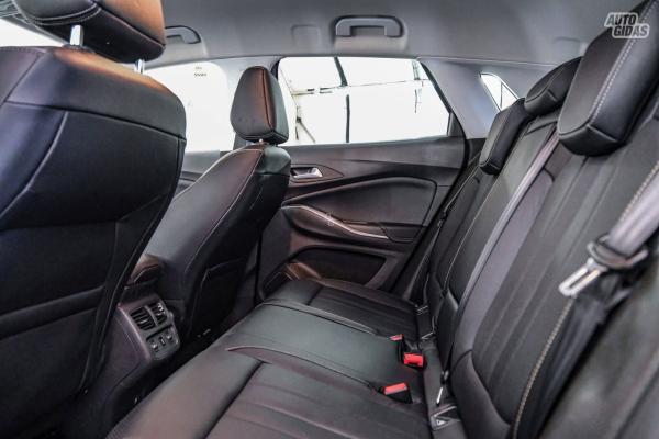 Opel Grandland X 2018 in Kaunas, with an engine capacity of 1.20 L and mileage of 251 thousand km for 10790 €, photo 9 on AUTOMOTO.COM.LV