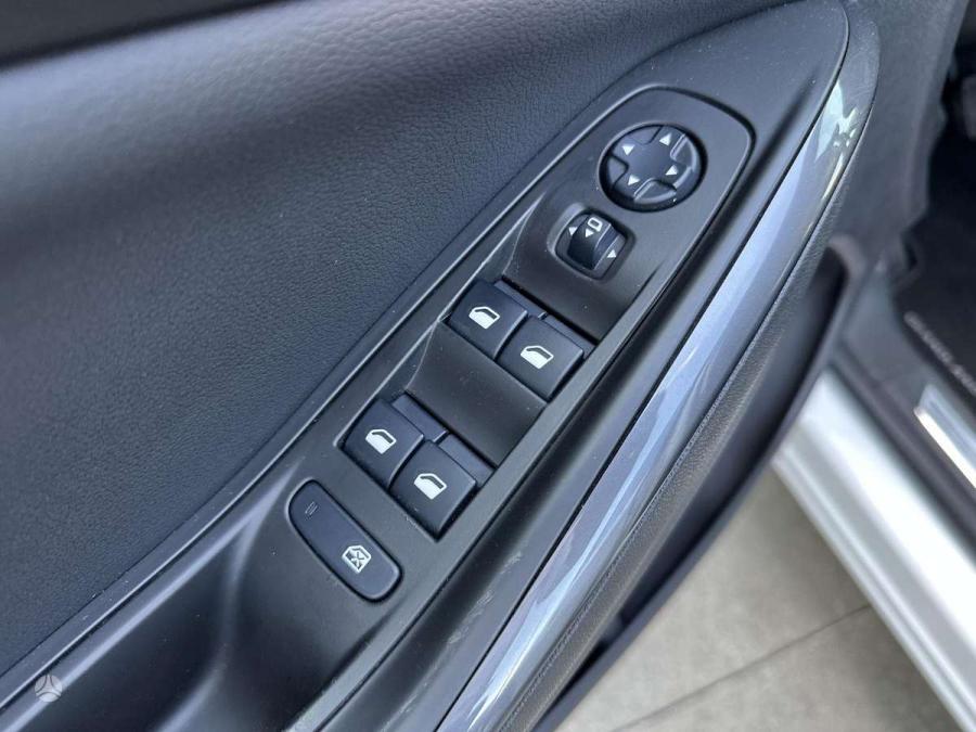 Opel Grandland X 2018 in Klaipeda, with an engine capacity of 1.20 L and mileage of 138 thousand km for 11900 €, photo 12 on AUTOMOTO.COM.LV