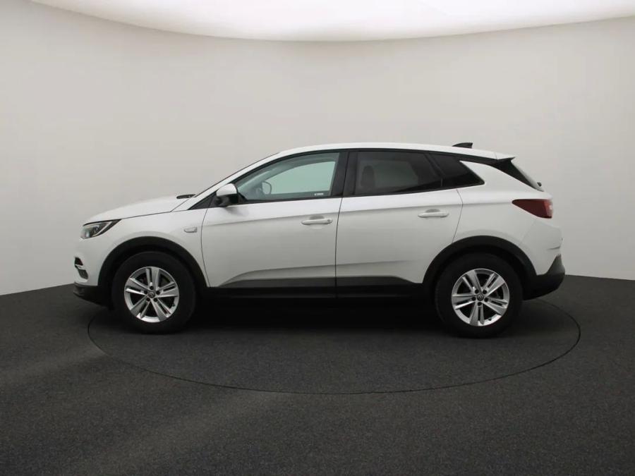 Opel Grandland X 2019 in Vilnius, with an engine capacity of 1.20 L and mileage of 111 thousand km for 11199 €, photo 6 on AUTOMOTO.COM.LV