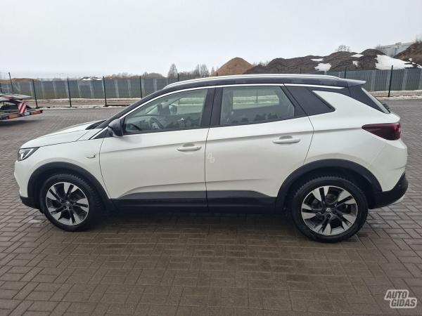 Opel Grandland X 2020 in Taurage, with an engine capacity of 1.60 L and mileage of 139 thousand km for 13900 €, photo 3 on AUTOMOTO.COM.LV